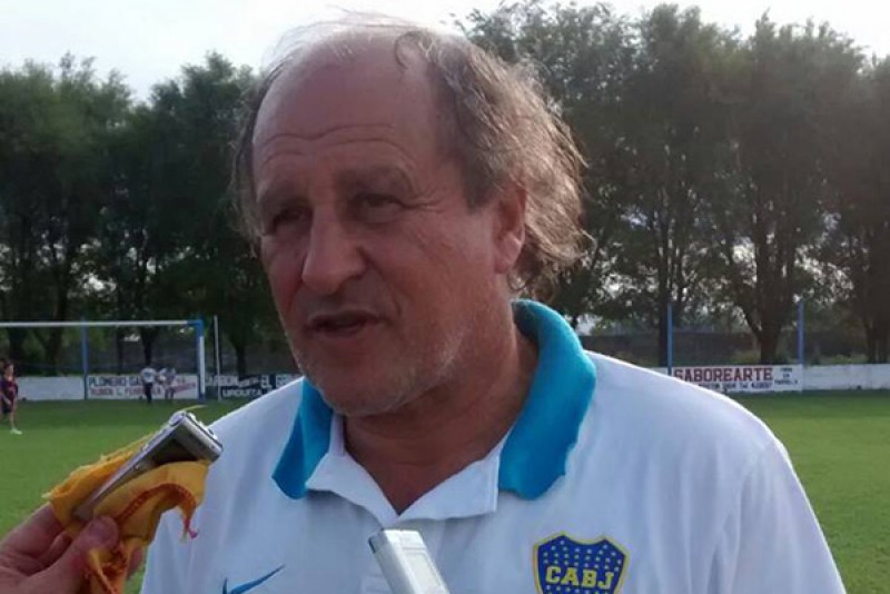 Roberto Mouzo y Omar Larrosa dictaron una clínica de futbol | Diario Tiempo